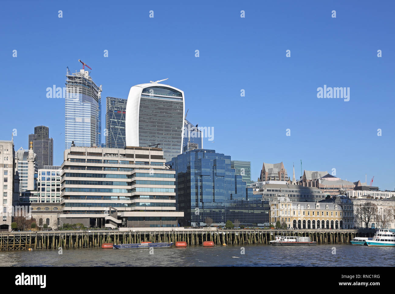 Fis skyline hi-res stock photography and images - Alamy