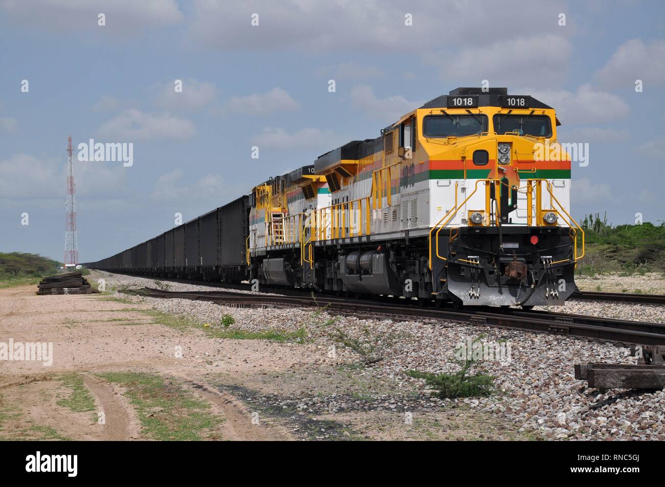 Cerrejon train hi-res stock photography and images - Alamy