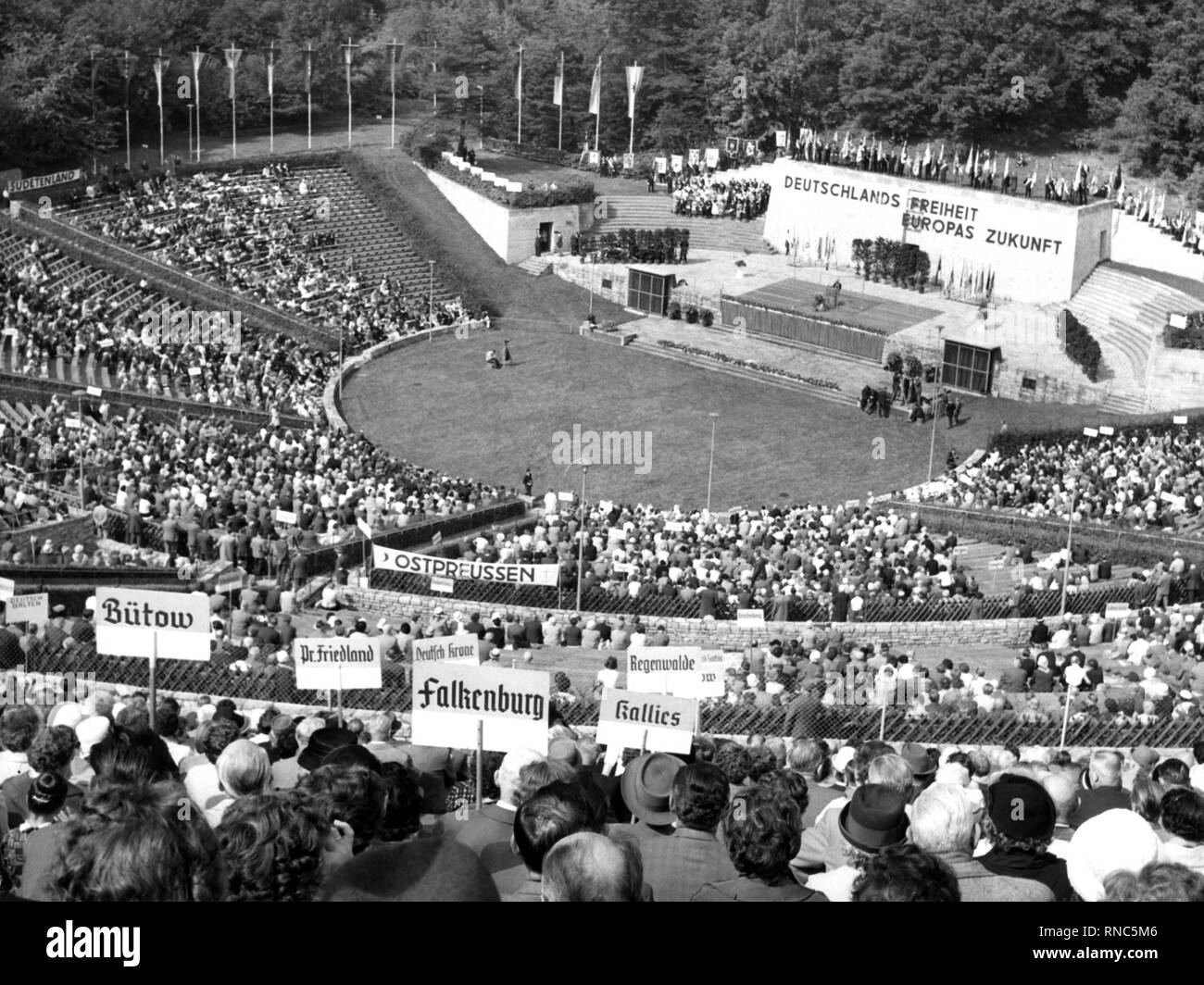 Under the motto "Germany's Freedom - Europe's Future" a rally of the ...