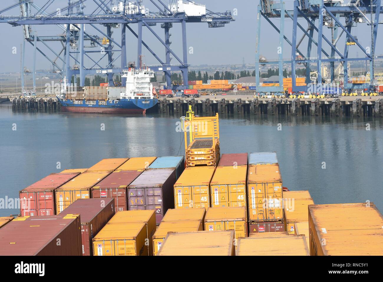 Thamesport hi-res stock photography and images - Alamy