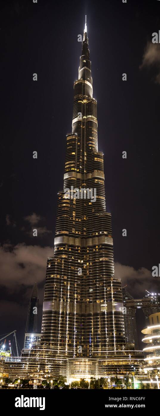 163 floors skyscraper hi-res stock photography and images - Alamy