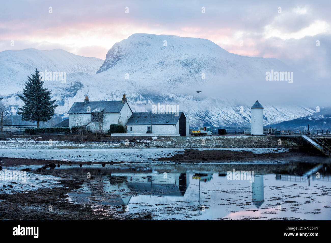 Scottish lighthouses snow hi-res stock photography and images - Alamy