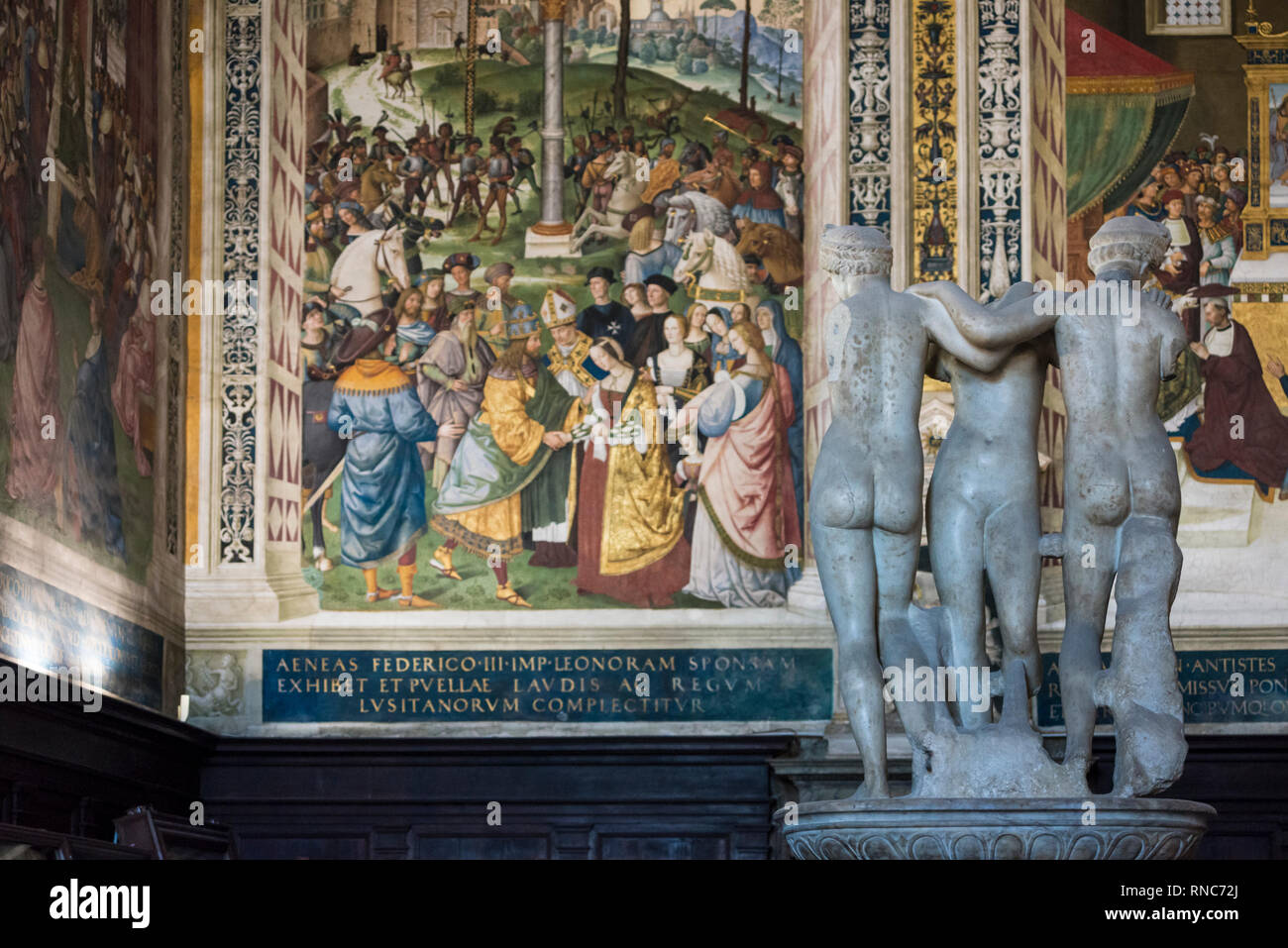 Interior of Piccolomini Library, Duomo di Siena (Siena Cathedral ...