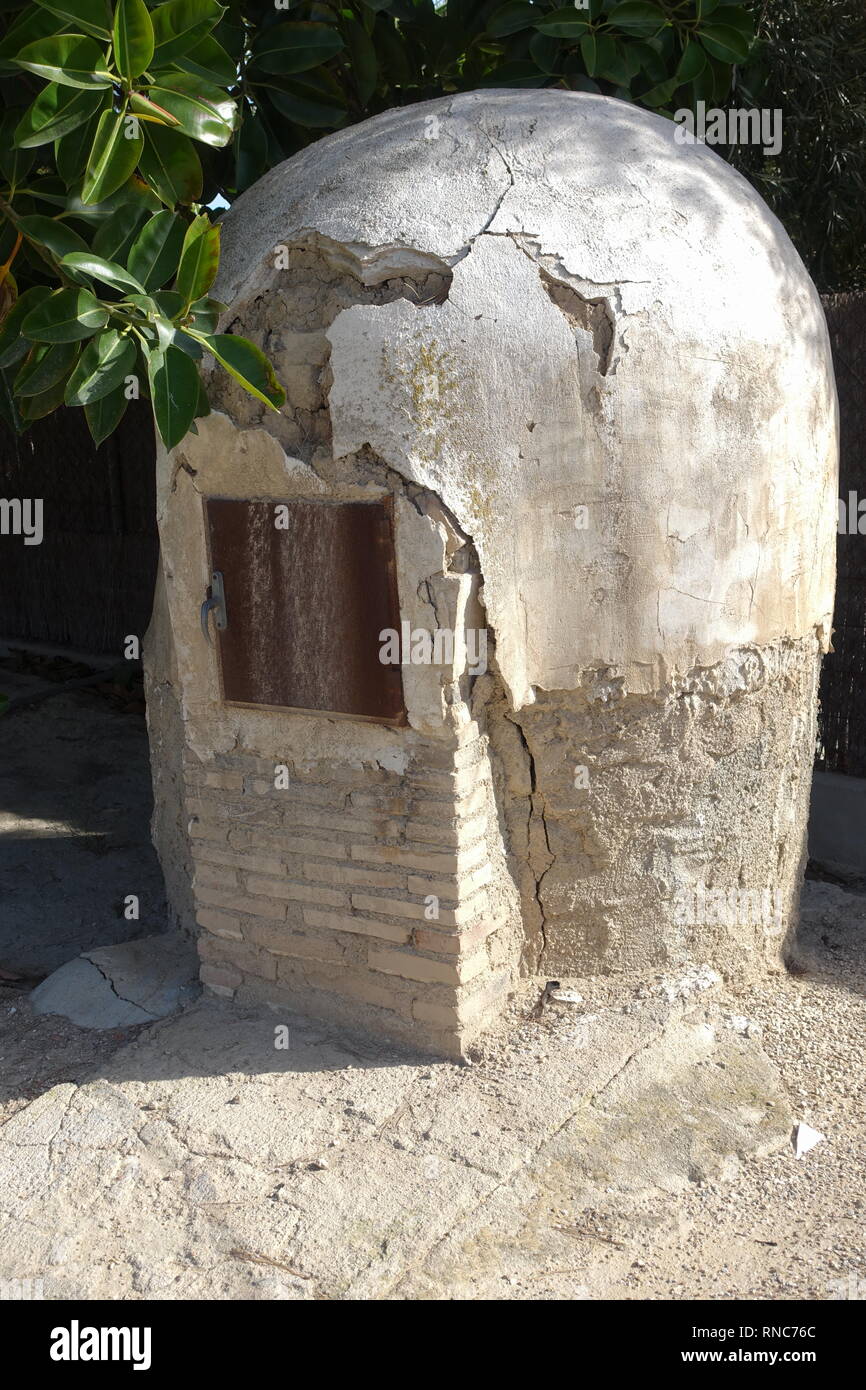 Old pottery kiln hi-res stock photography and images - Alamy