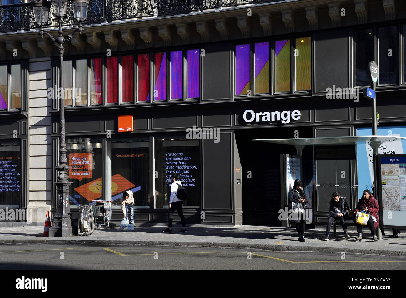 Orange mobile telephony shop - Paris - France Stock Photo - Alamy