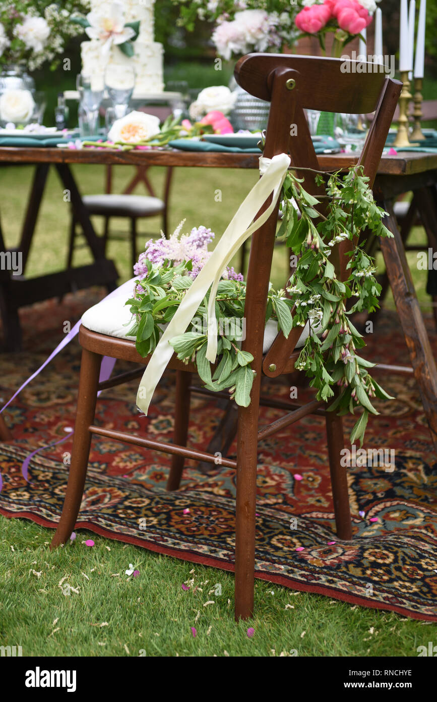Garden table with no guests hi-res stock photography and images - Alamy