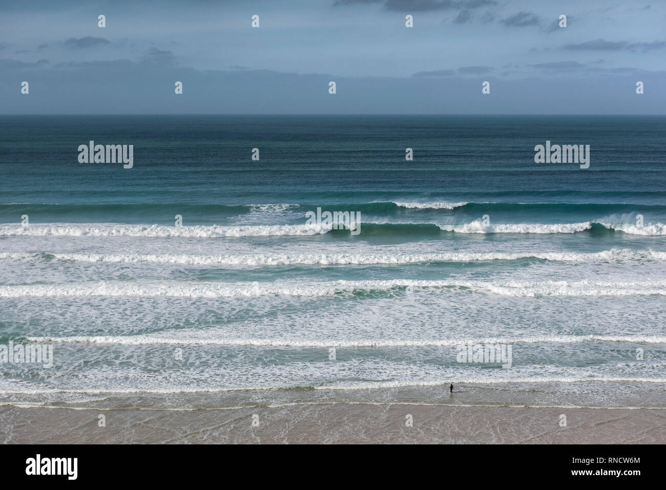 Incoming waves at Watergate Bay in Cornwall Stock Photo - Alamy