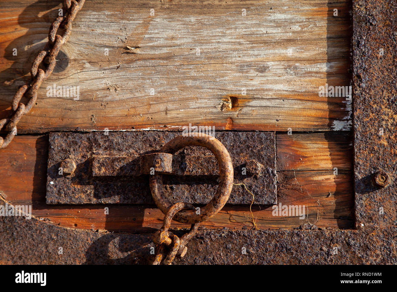Metal loop gate close lock hi-res stock photography and images - Alamy