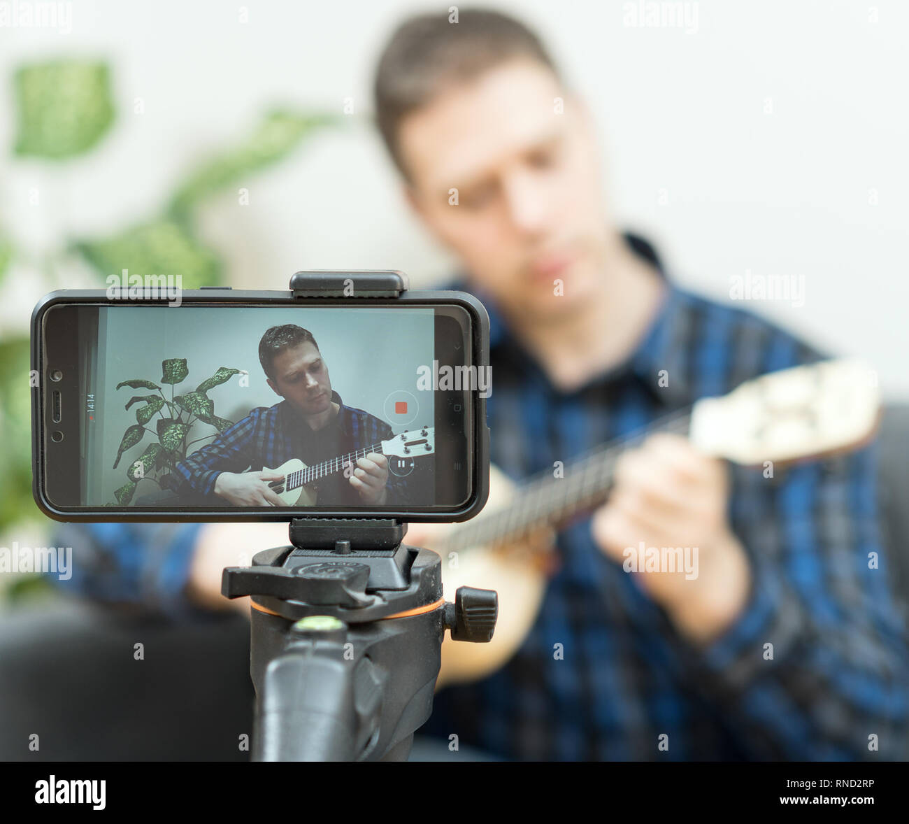 Recording song hi-res stock photography and images - Alamy