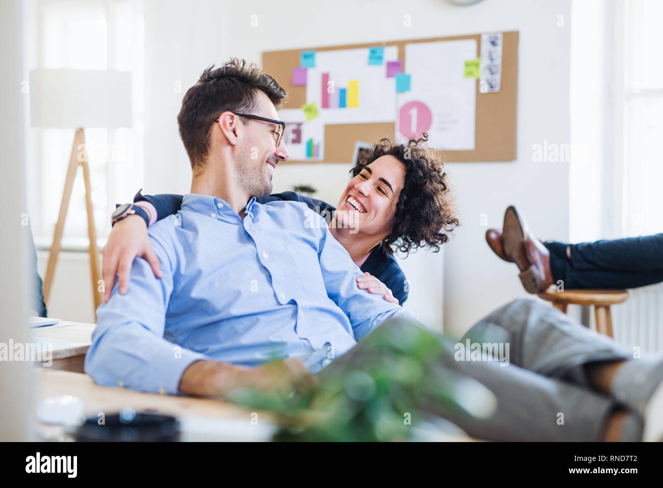 Relaxing office table group hi-res stock photography and images - Alamy