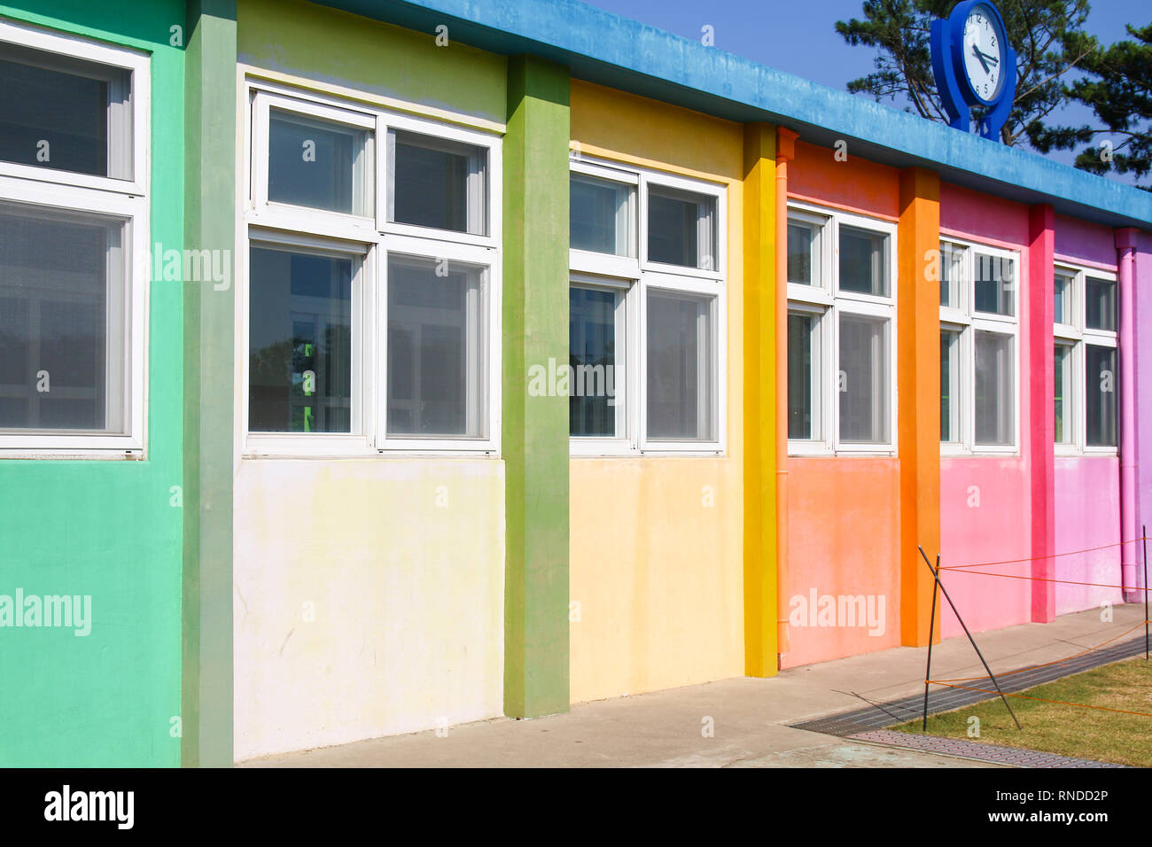 Small school building hi-res stock photography and images - Alamy