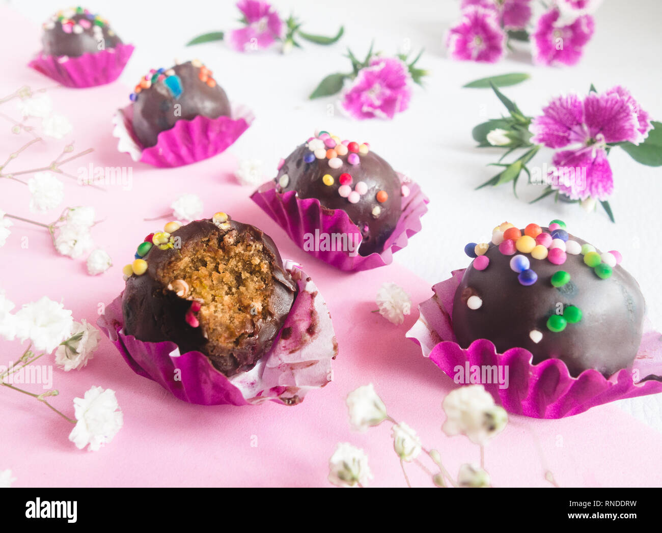 Dark chockolate hi-res stock photography and images - Alamy