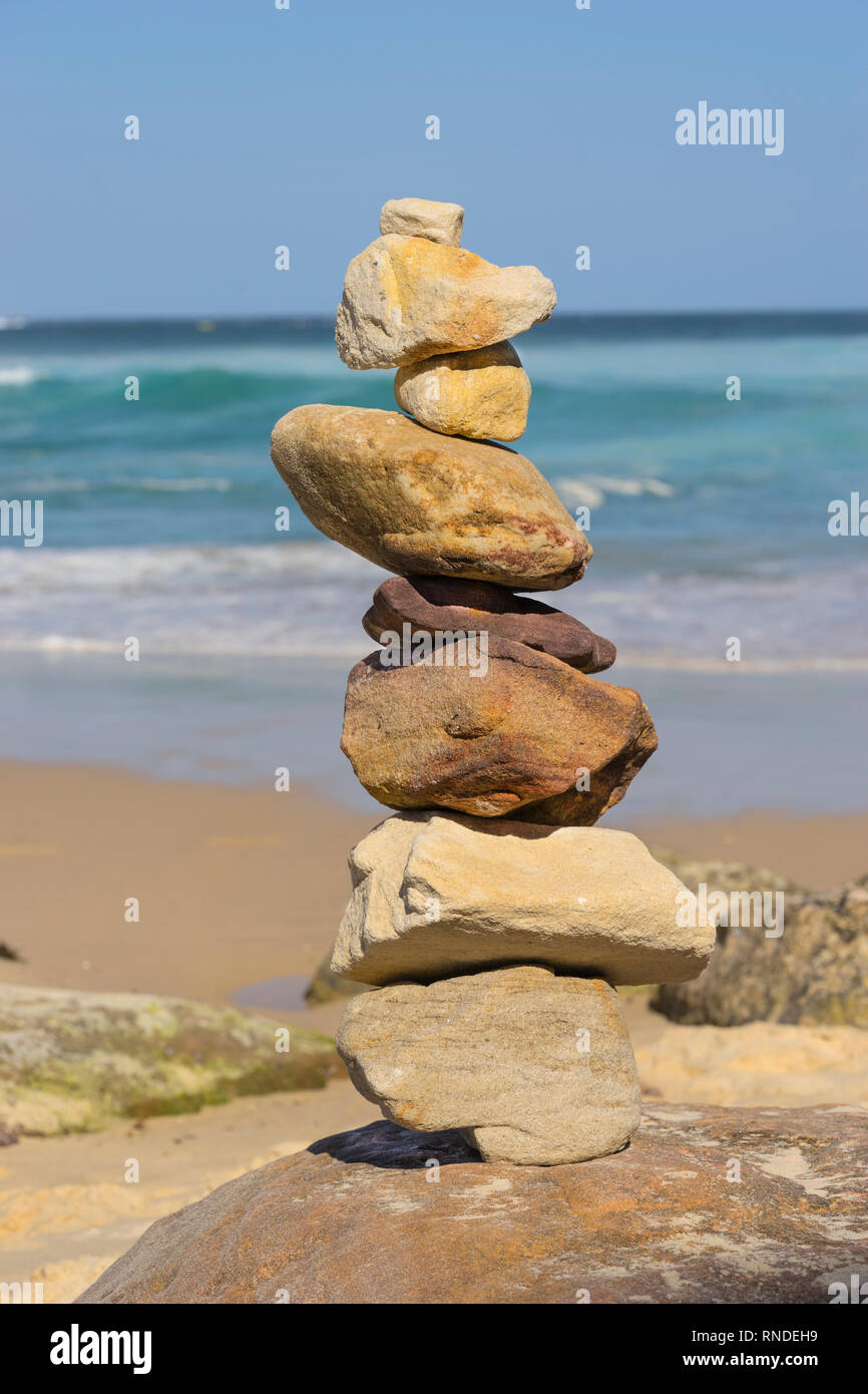 Bondi beach rocks hi-res stock photography and images - Alamy