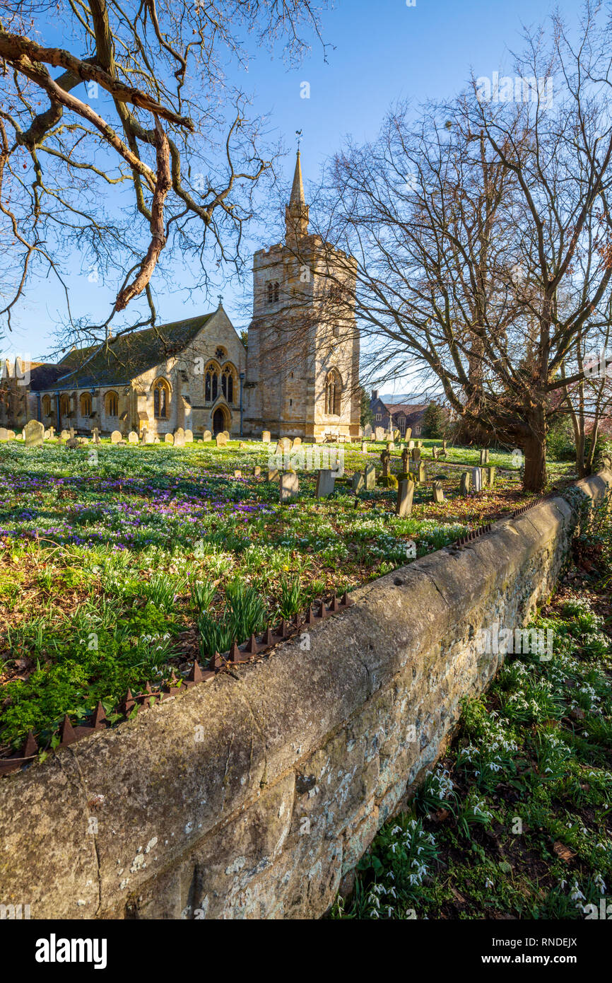 English church grave yard hi-res stock photography and images - Alamy