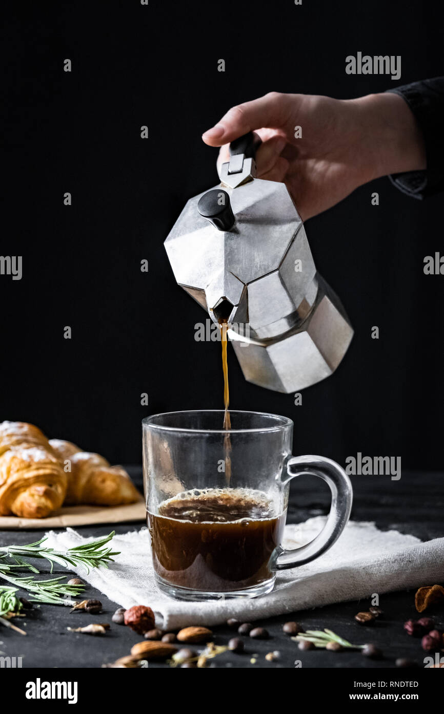 Pouring coffee cafetière hi-res stock photography and images - Alamy