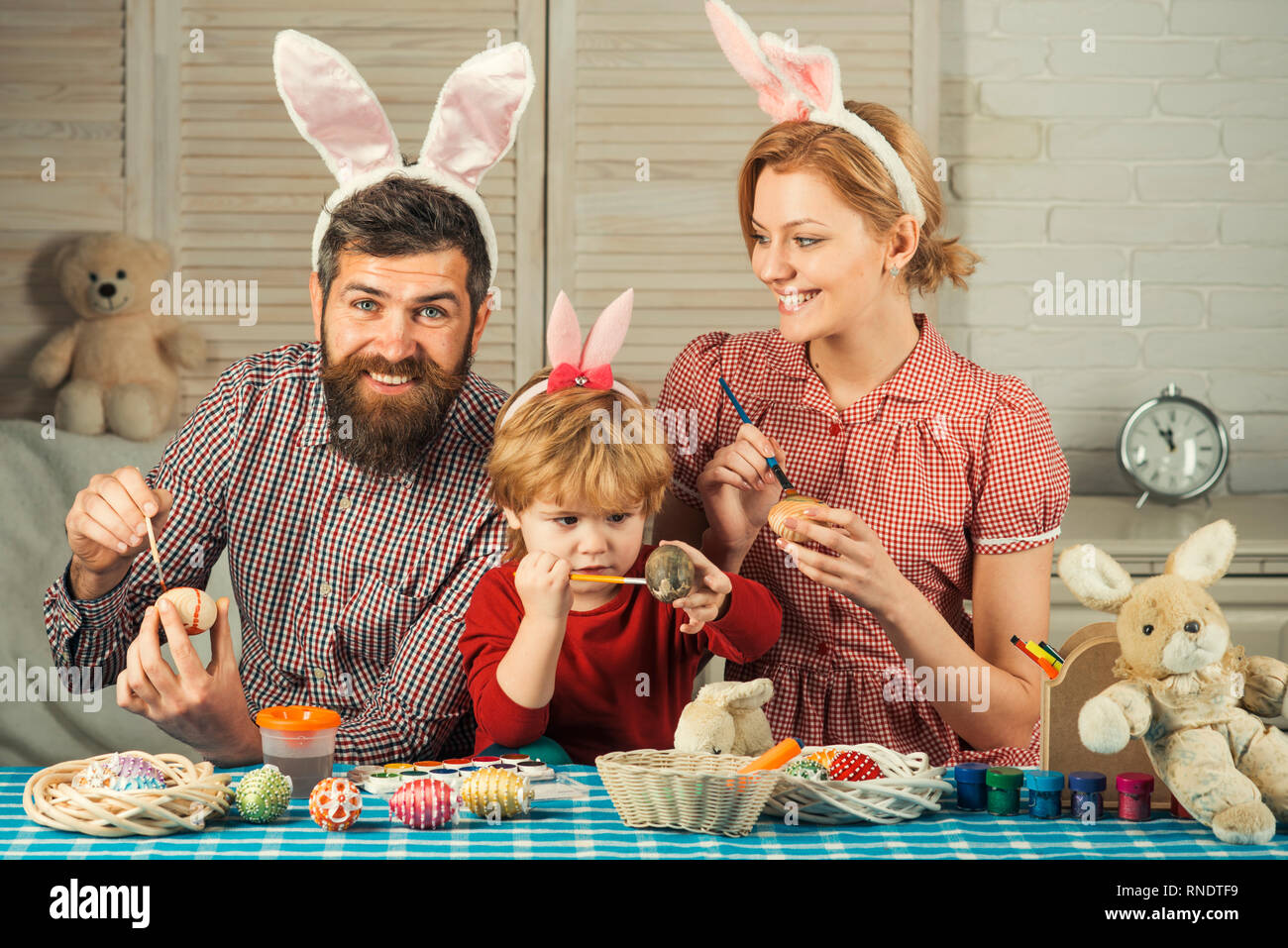 Easter family mother father child hi-res stock photography and images ...