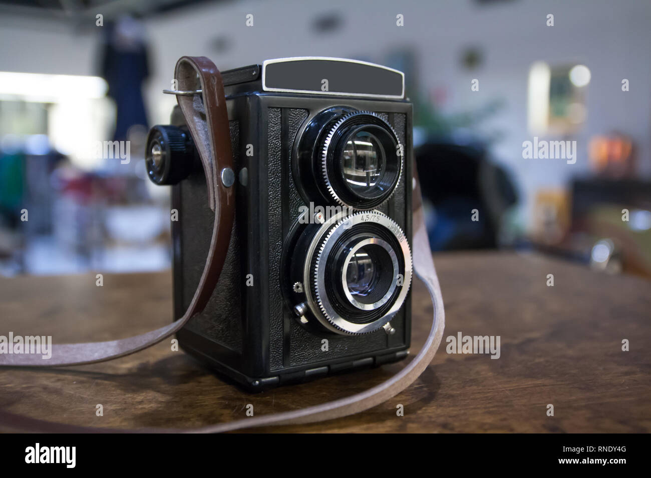 Traditional film twin lens reflex camera hi-res stock photography and ...