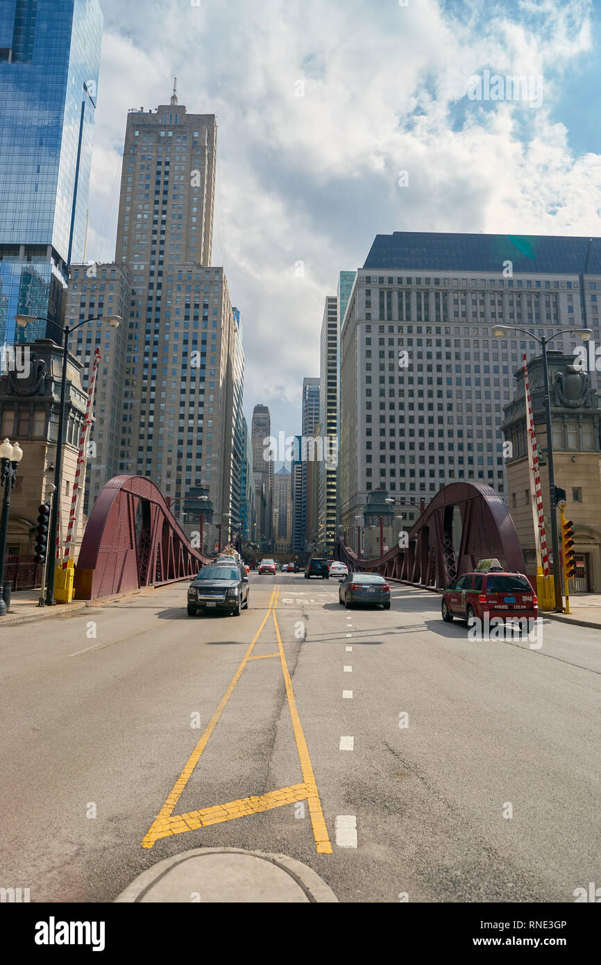 CHICAGO, IL - CIRCA MARCH, 2016: Chicago downtown in the daytime ...