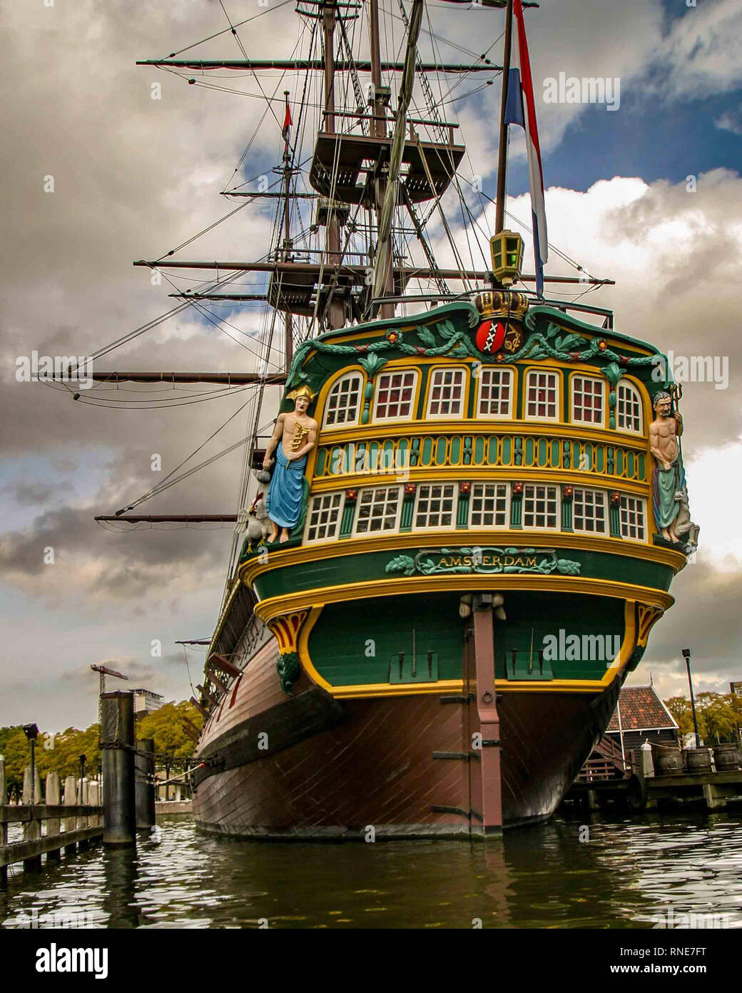 Three masted ship 18th century hi-res stock photography and images - Alamy