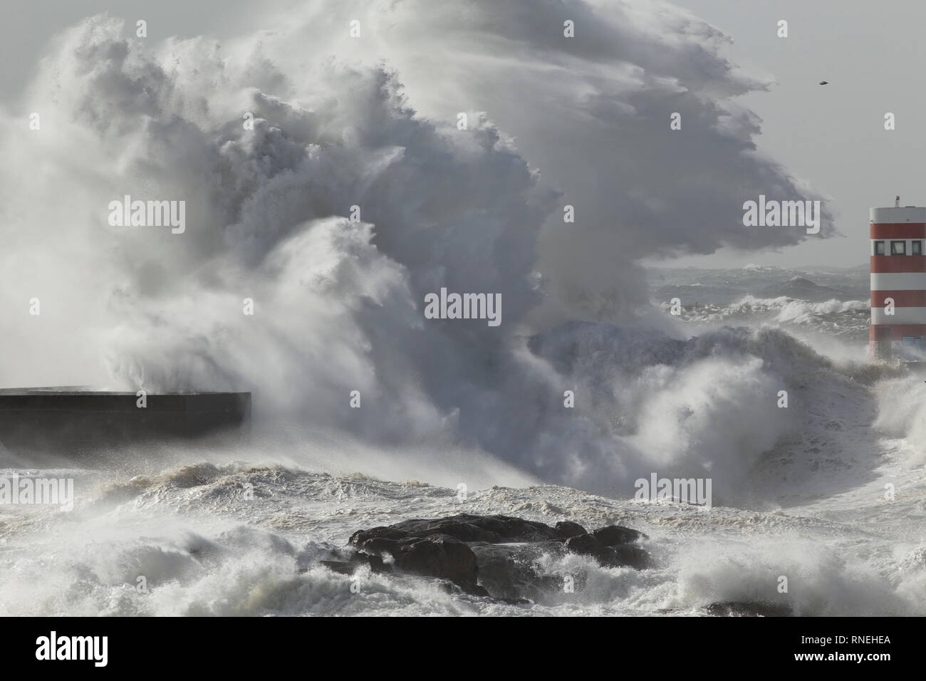 Huge stormy wave splash hi-res stock photography and images - Alamy