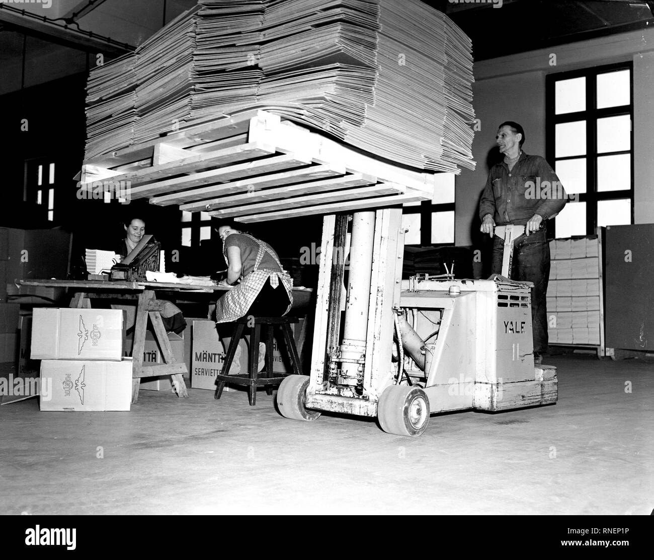 1950s warehouse worker finland hi-res stock photography and images - Alamy