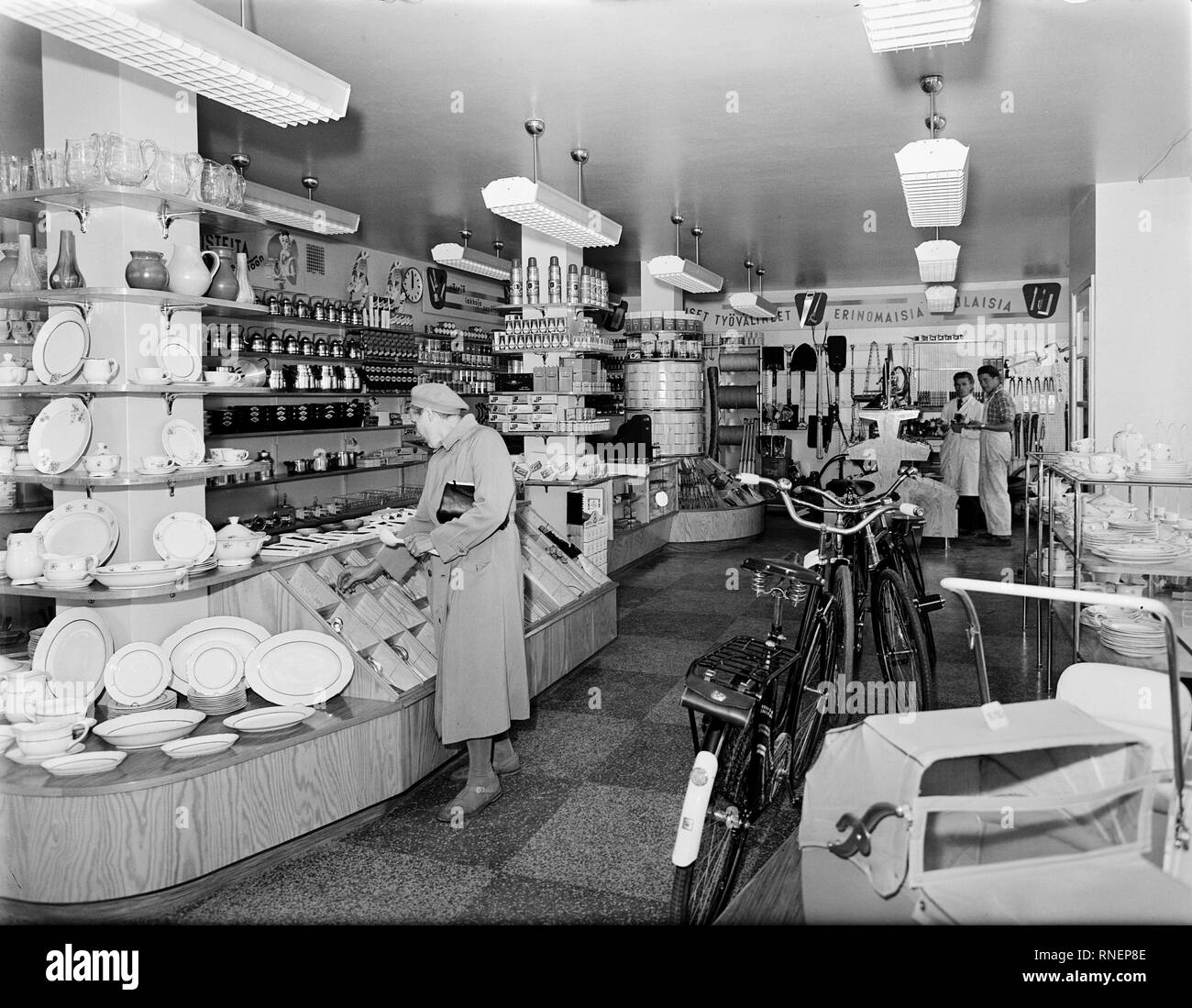 1950s grocery store hi-res stock photography and images - Alamy