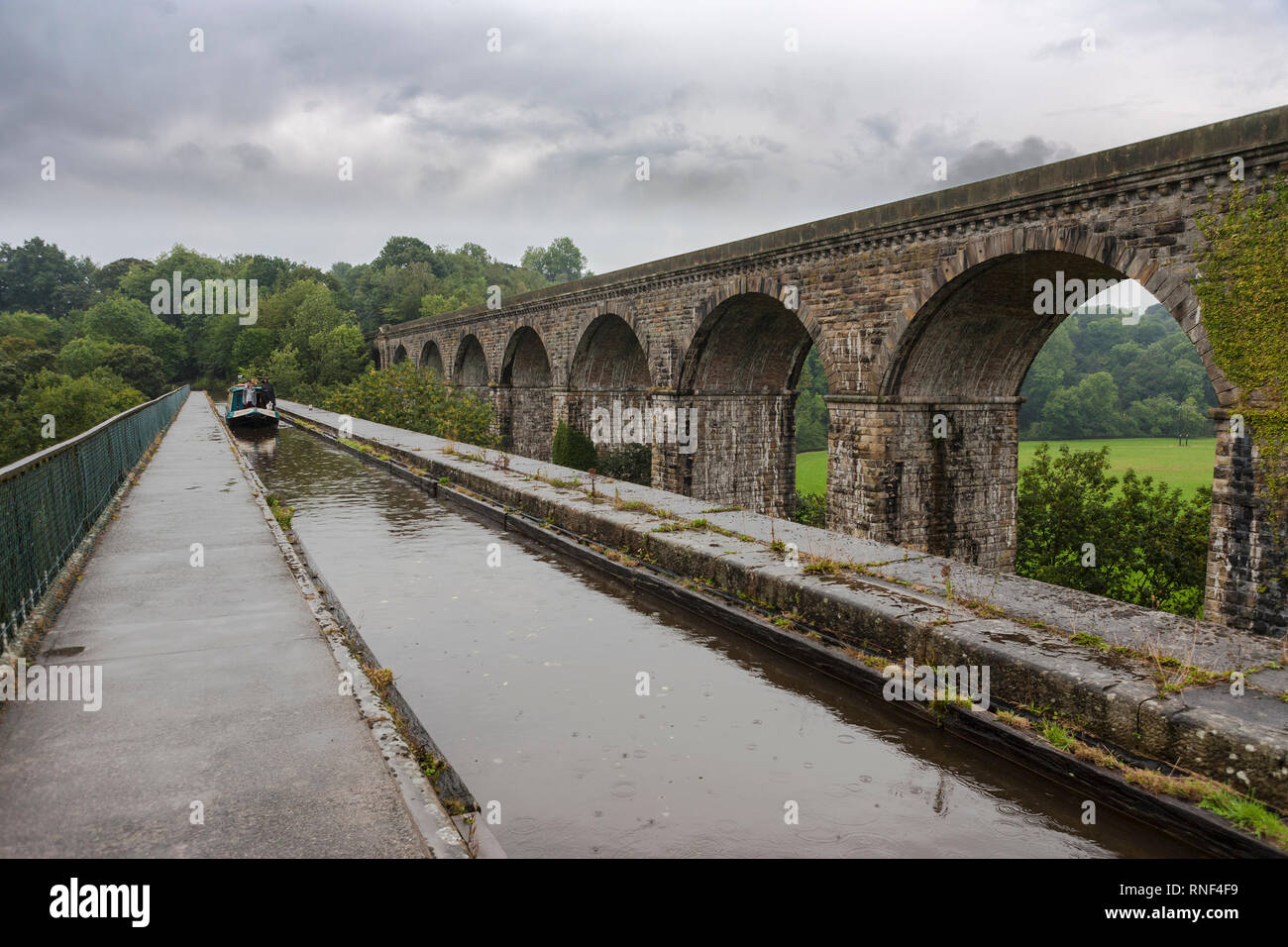 Chirk aqueduct llangollen canal viaduct hi-res stock photography and ...