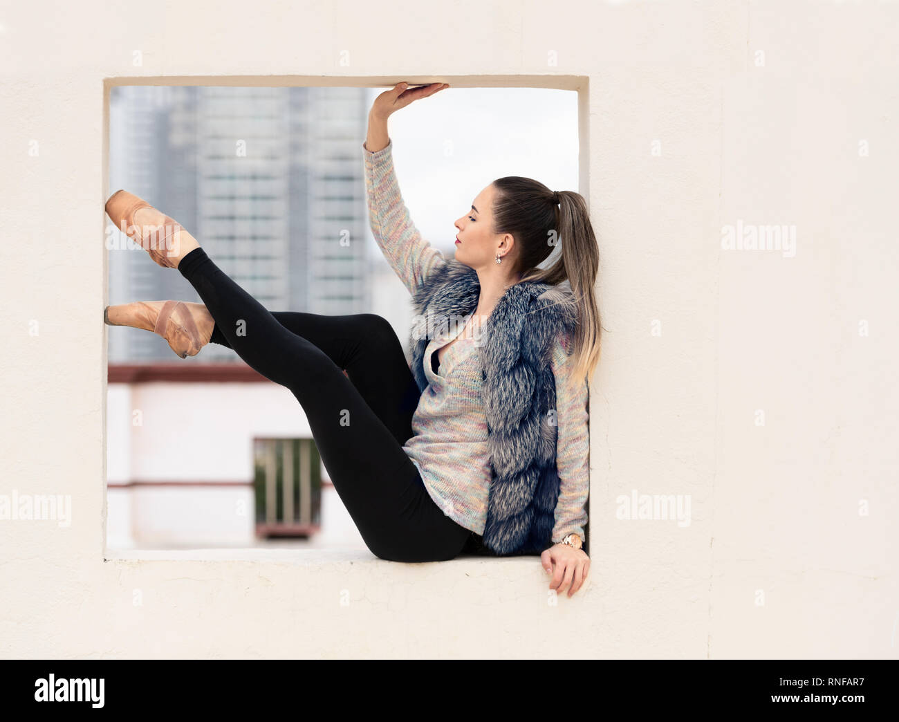 Ballet dancing young woman ballerina hi-res stock photography and ...