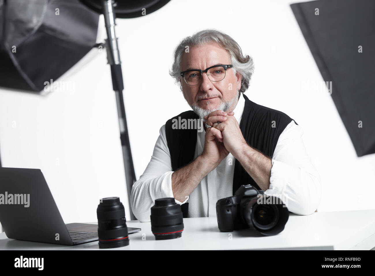 A professional photographer Stock Photo - Alamy