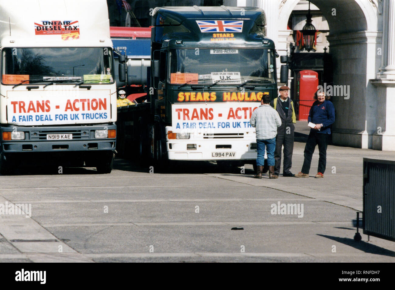 Green scania lorry hi-res stock photography and images - Alamy