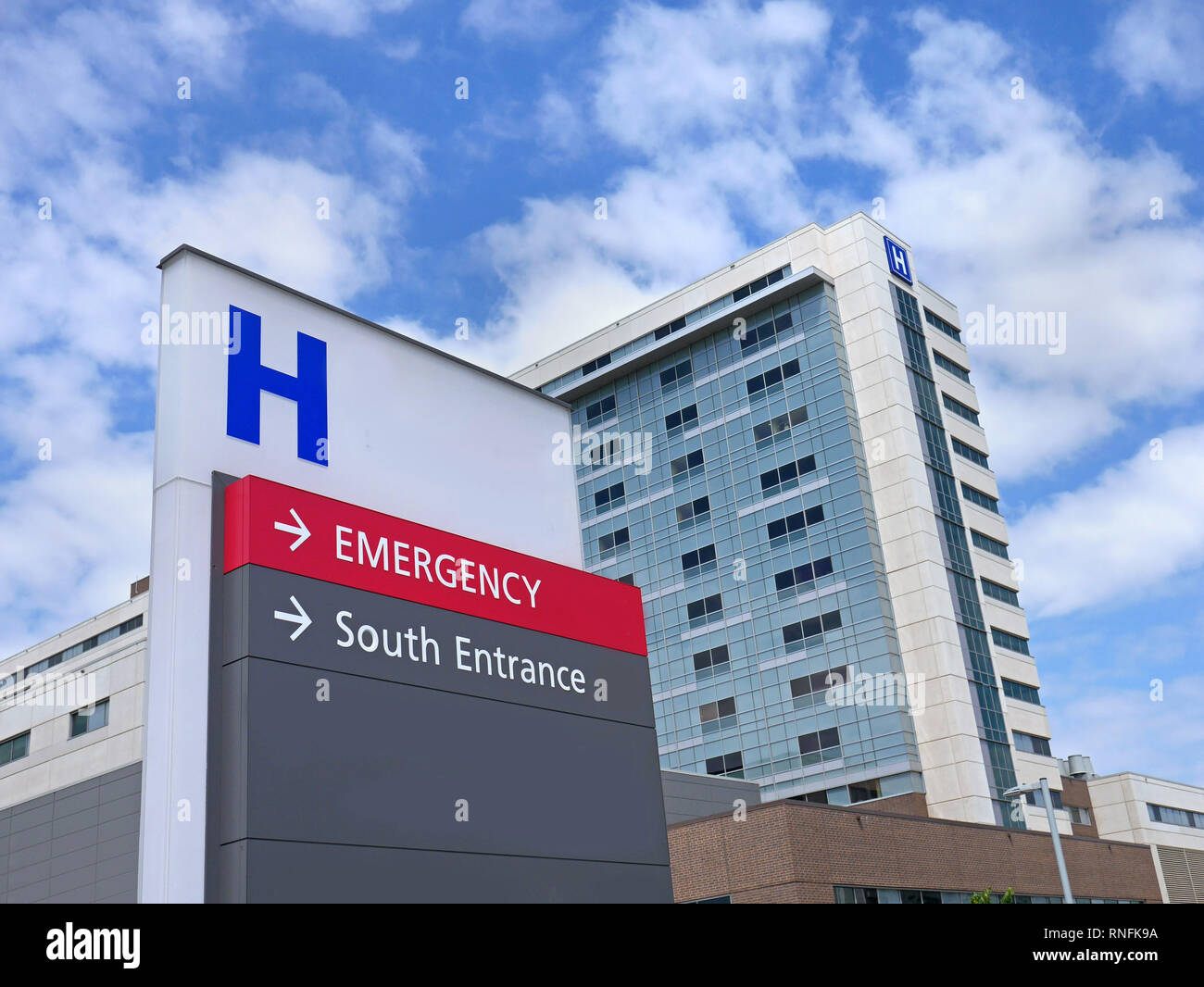 direction sign with capital letter H for hospital Stock Photo - Alamy