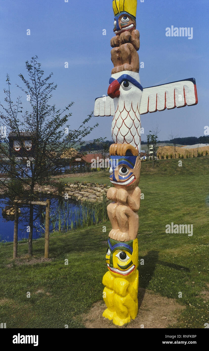 Totem pole at The American Adventure Theme Park, Ilkeston, Derbyshire ...