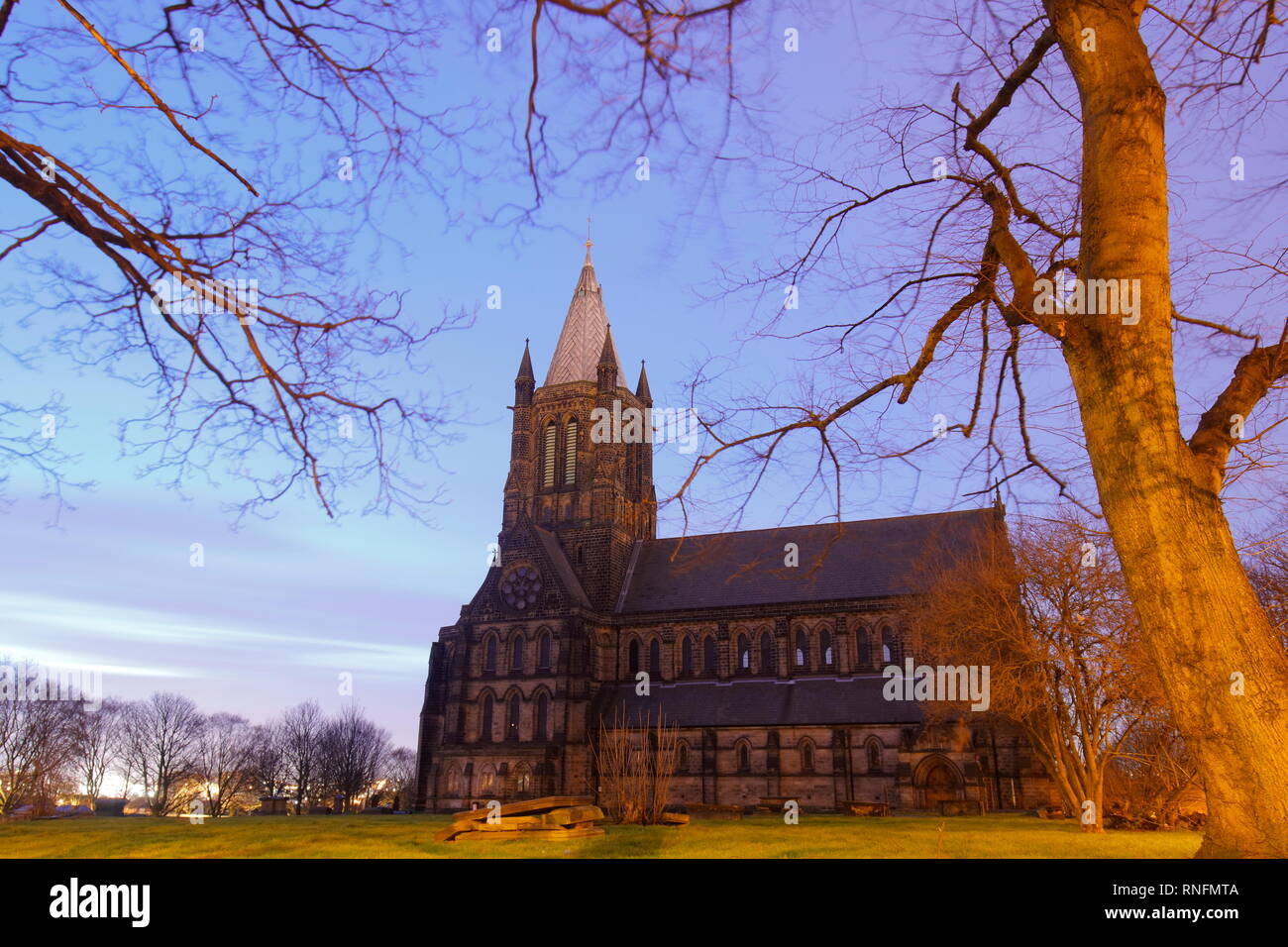 British religious buildings hi-res stock photography and images - Alamy