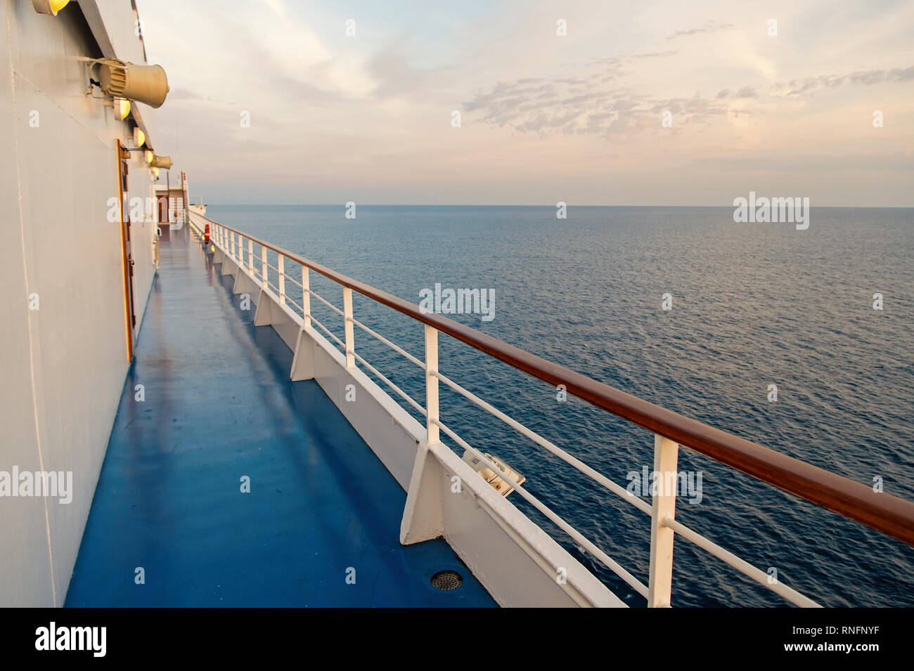 Ship board hi-res stock photography and images - Alamy
