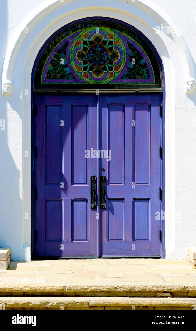 Purple church hi-res stock photography and images - Alamy