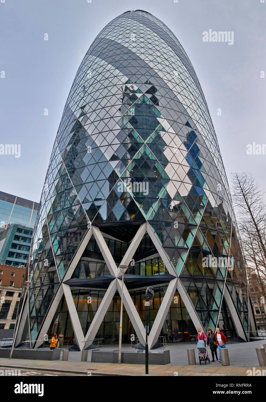 LONDON CITY OF LONDON 30 ST MARY AXE THE GHERKIN A COMMERCIAL ...