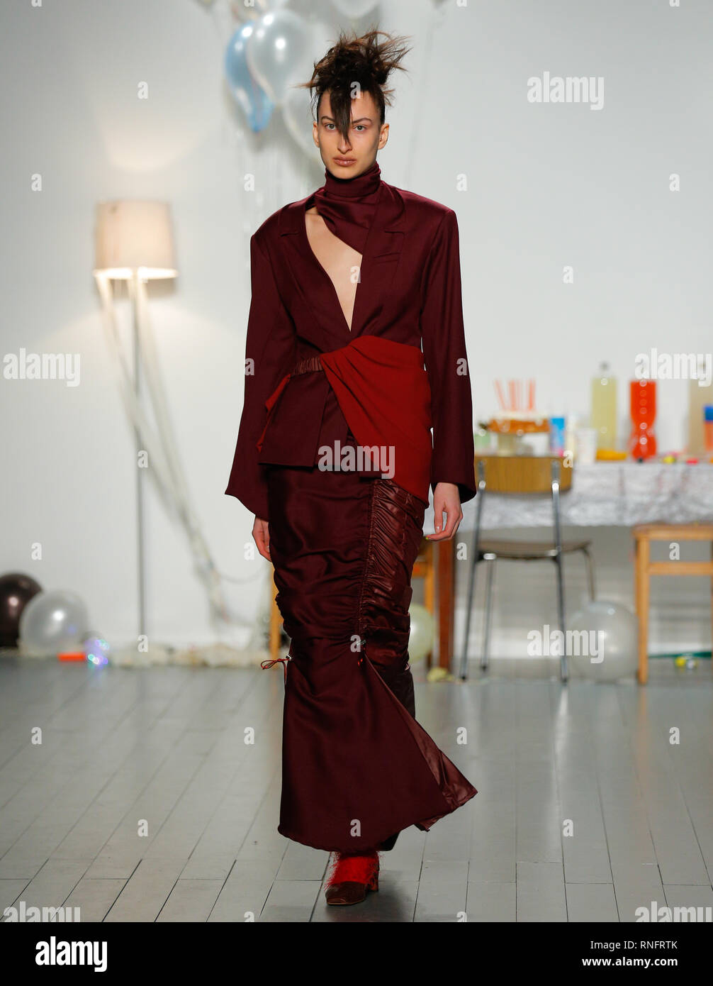 2020 catwalk color fashion fashion hi-res stock photography and images ...