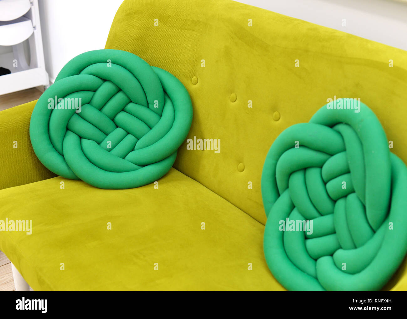 Modern wallpaper sofa hi-res stock photography and images - Alamy