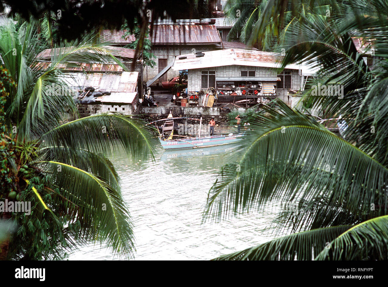 1980s poverty in philippines hi-res stock photography and images - Alamy