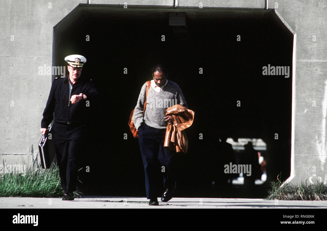 1980s pentagon workers hi-res stock photography and images - Alamy