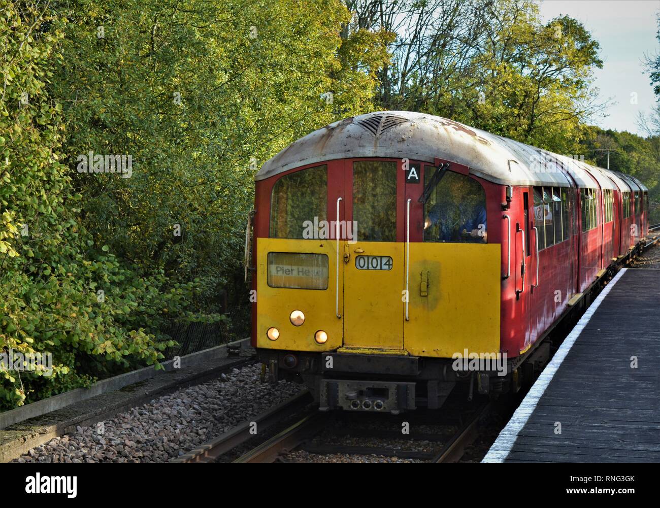 Isle of Wight train approaching Smallbrook junction on its way to Ryde ...