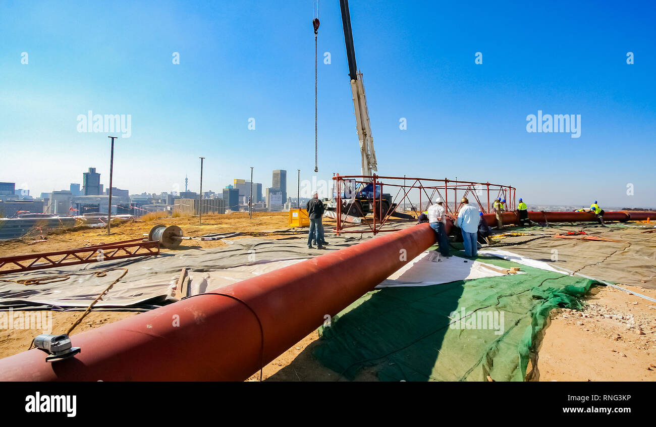 South african construction workers work hi-res stock photography and ...