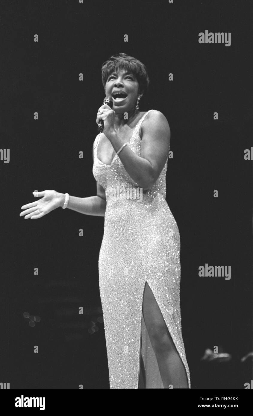 Natalie cole hi-res stock photography and images - Alamy