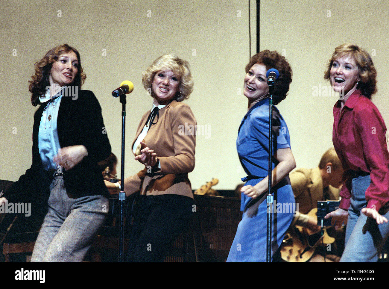 Lennon sisters christmas concert 1980 hi-res stock photography and ...