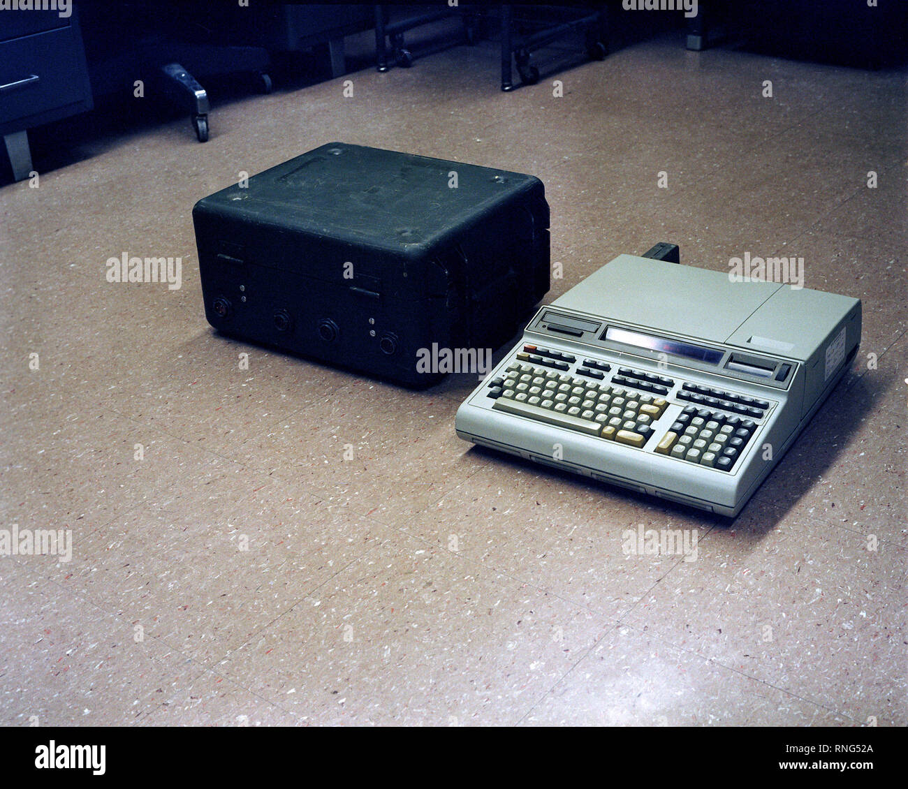 Early computers 1980s hi-res stock photography and images - Alamy