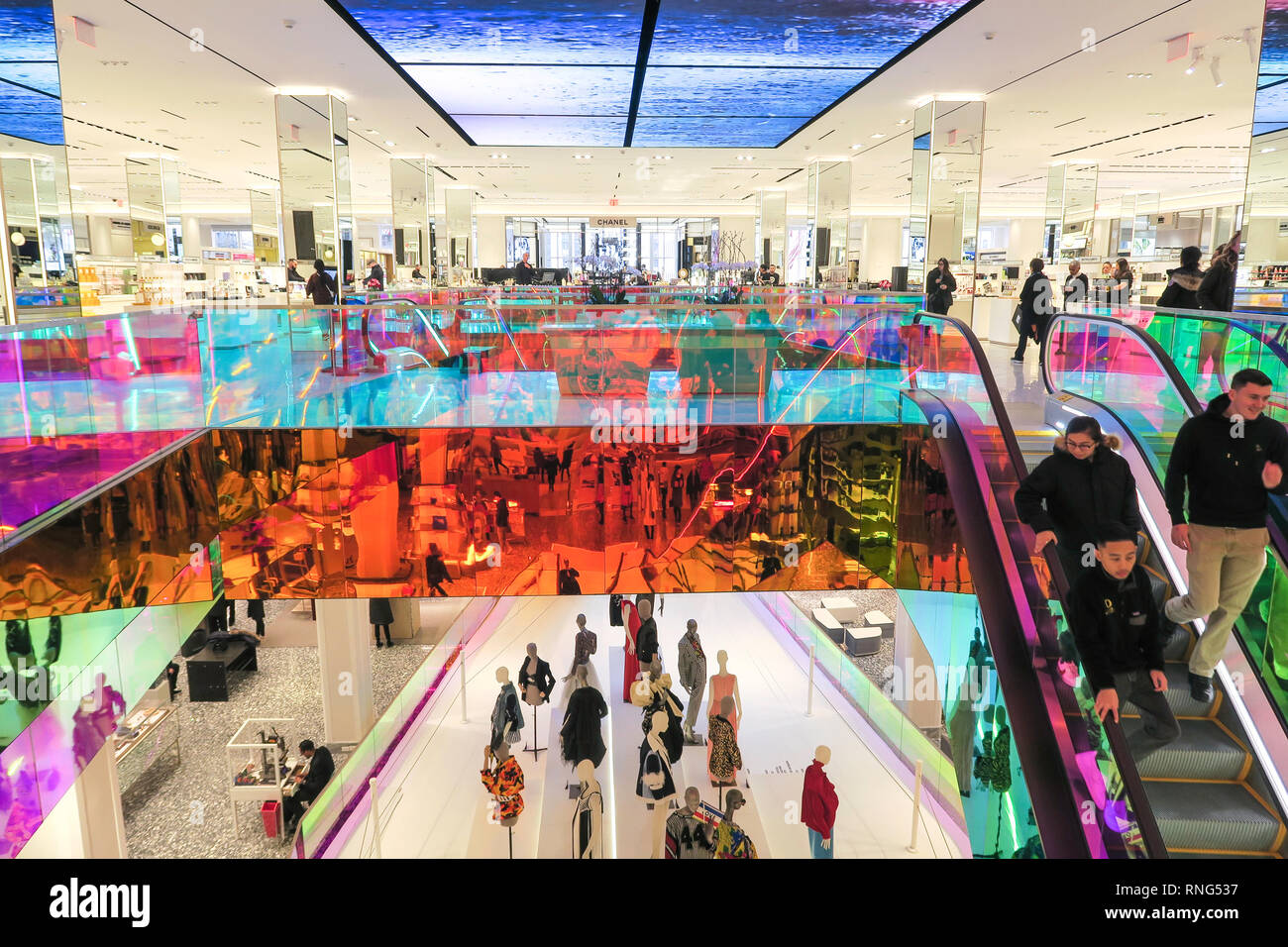 Saks fifth avenue new york interior hi-res stock photography and images ...