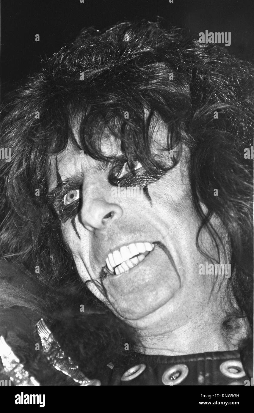 Alice cooper Black and White Stock Photos & Images - Alamy