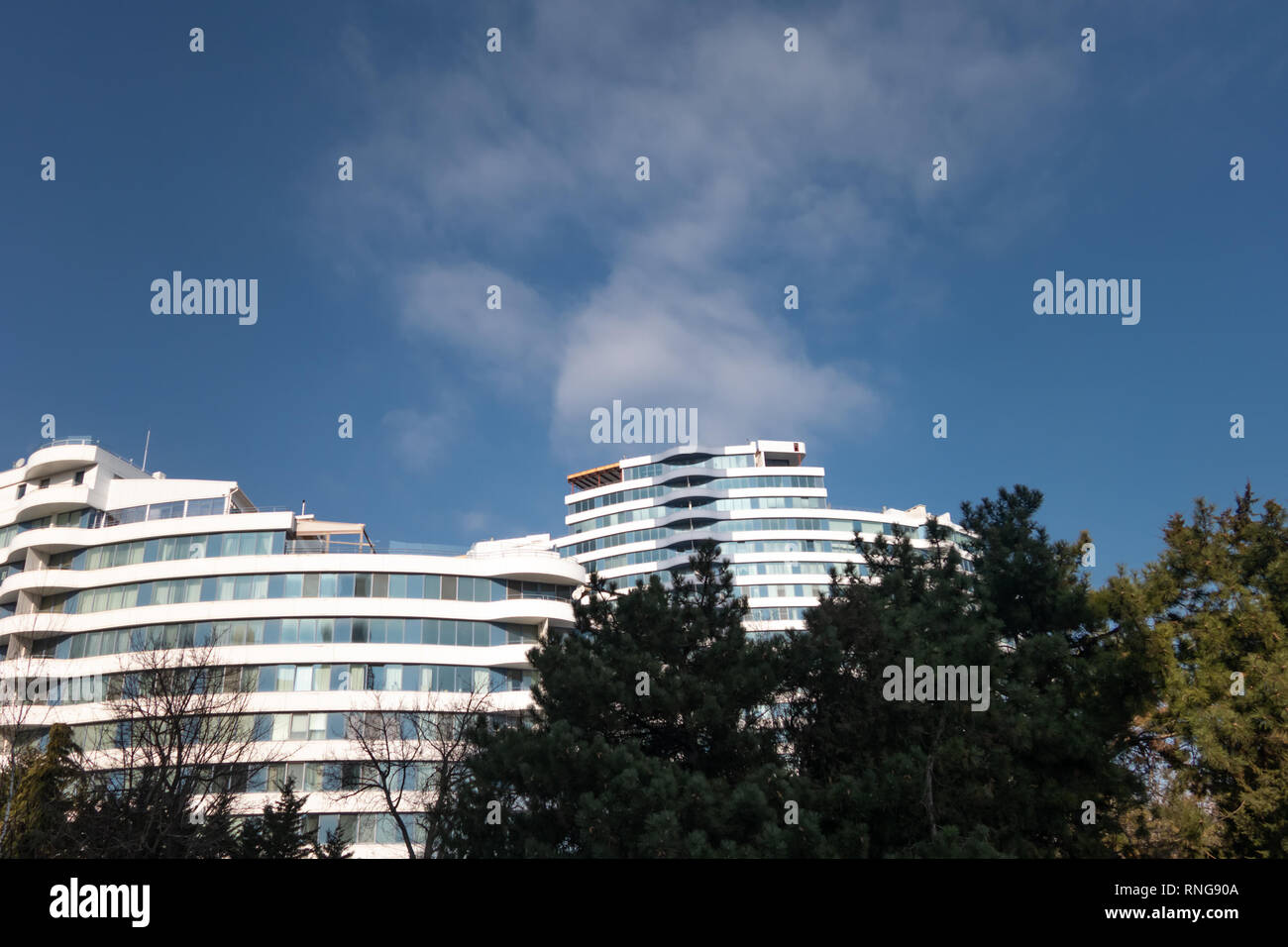 Irregular skyline hi-res stock photography and images - Alamy