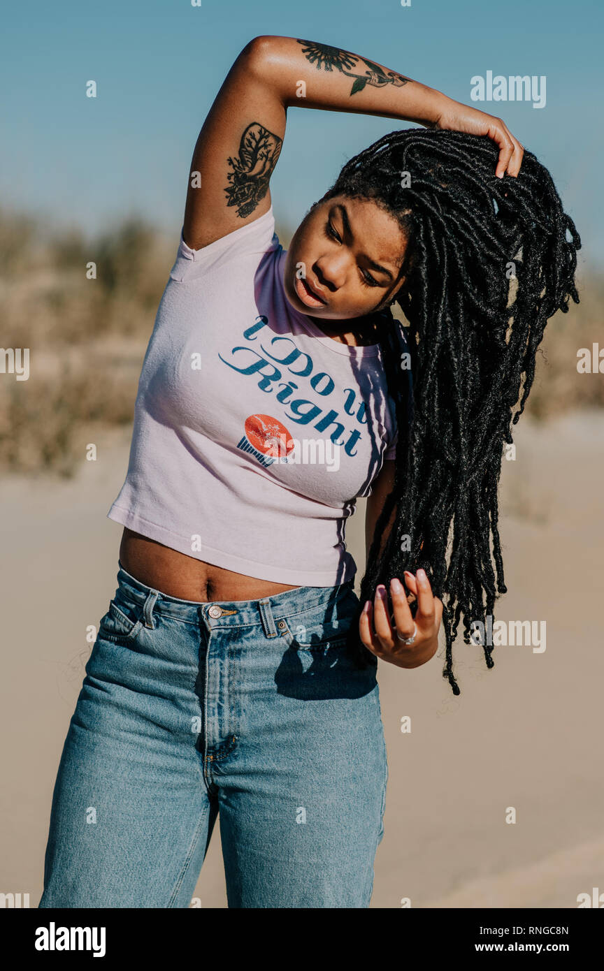 Clothes free lifestyle hi-res stock photography and images - Alamy