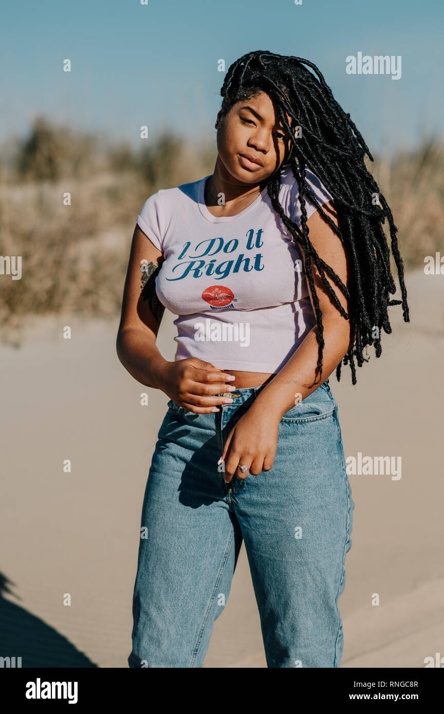 Clothes free lifestyle hi-res stock photography and images - Alamy